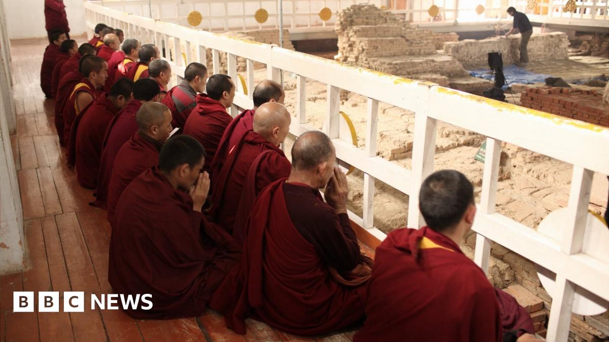'Earliest shrine' uncovered at Buddha's birthplace - BBC News