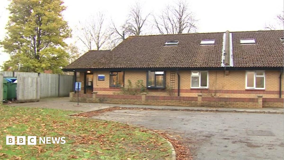 Oxford's Slade House under investigation - BBC News