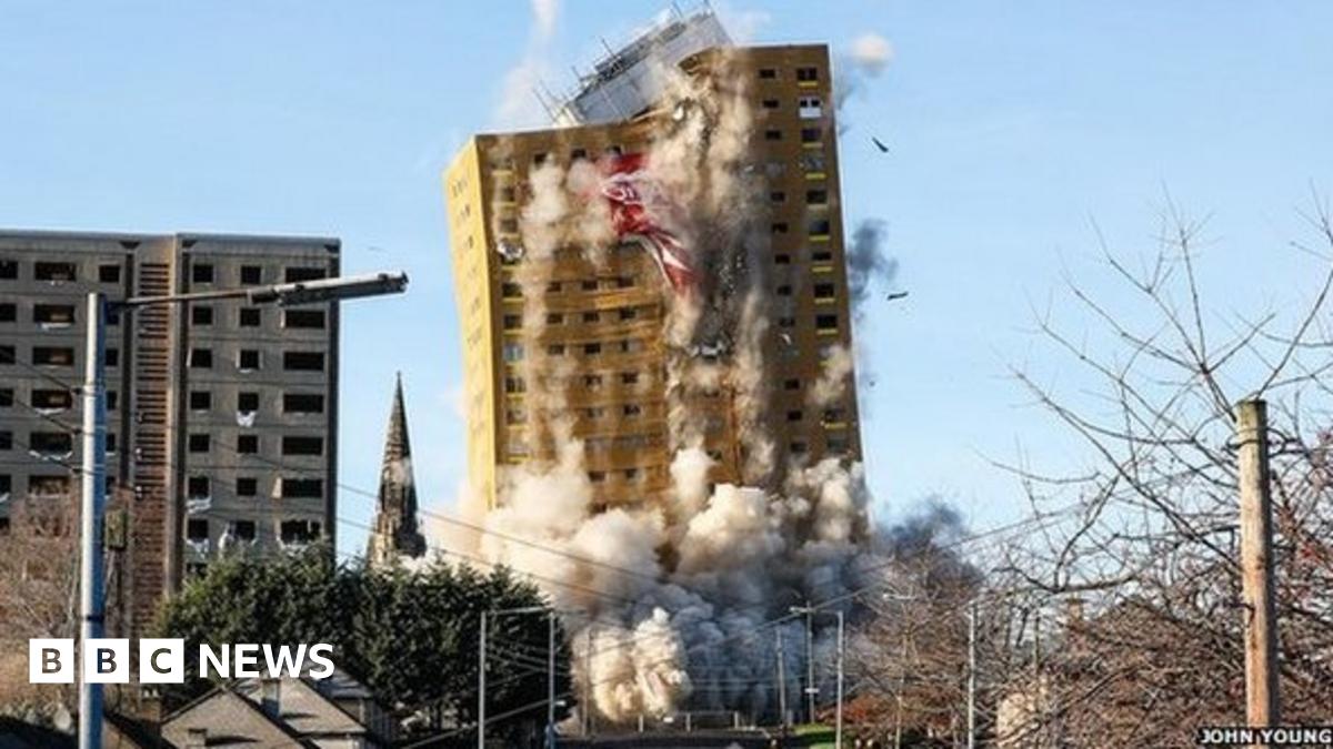 Roystonhill block of flats demolished to make way for new homes - BBC News