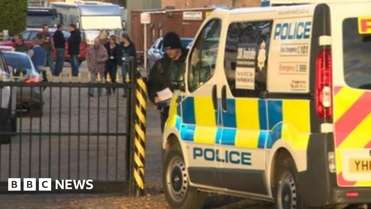 Sean Boy Finney named as Cliffe Common death man - BBC News