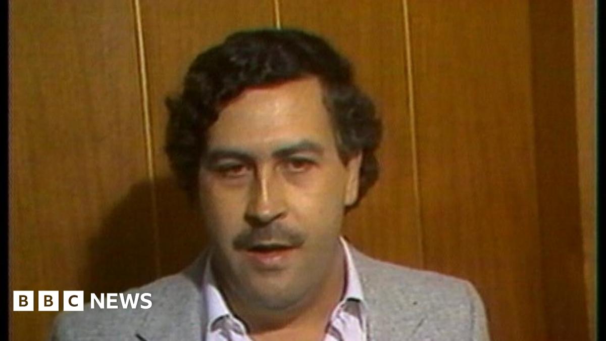 Drug boss Pablo Escobar still divides Colombia - BBC News