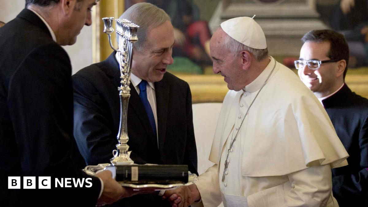 Pope Francis meets Israeli PM Benjamin Netanyahu - BBC News