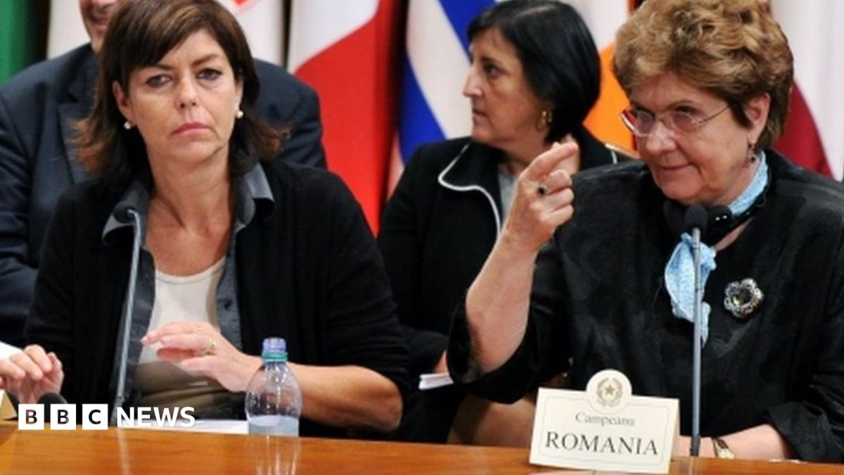 Romanian immigration 'boosts UK GDP', labour minister claims - BBC News