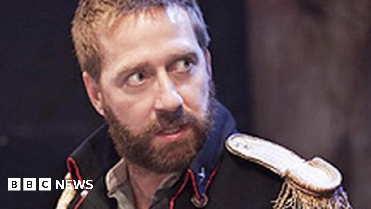 David Birrell wins damages from Donmar over stage blinding - BBC News