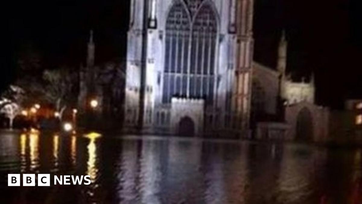 Boston Stump: Church 'still drying out' after December flood - BBC News