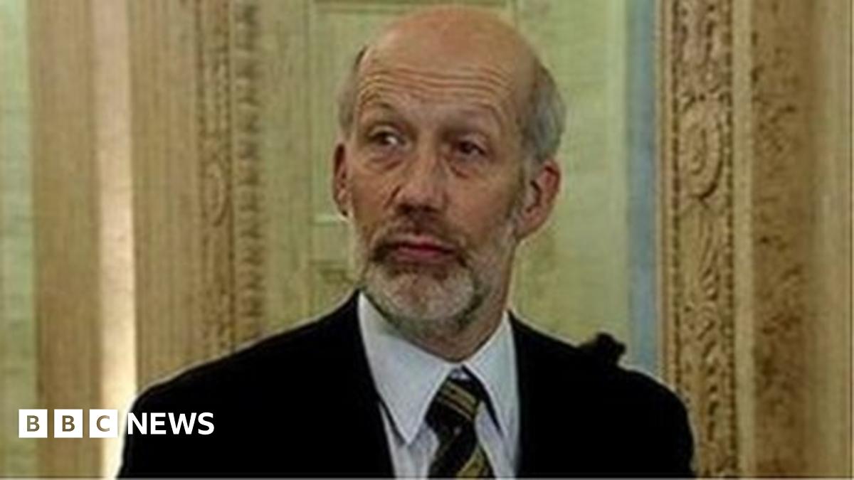 Abortion law: DUP accused David Ford of 'contempt' - BBC News