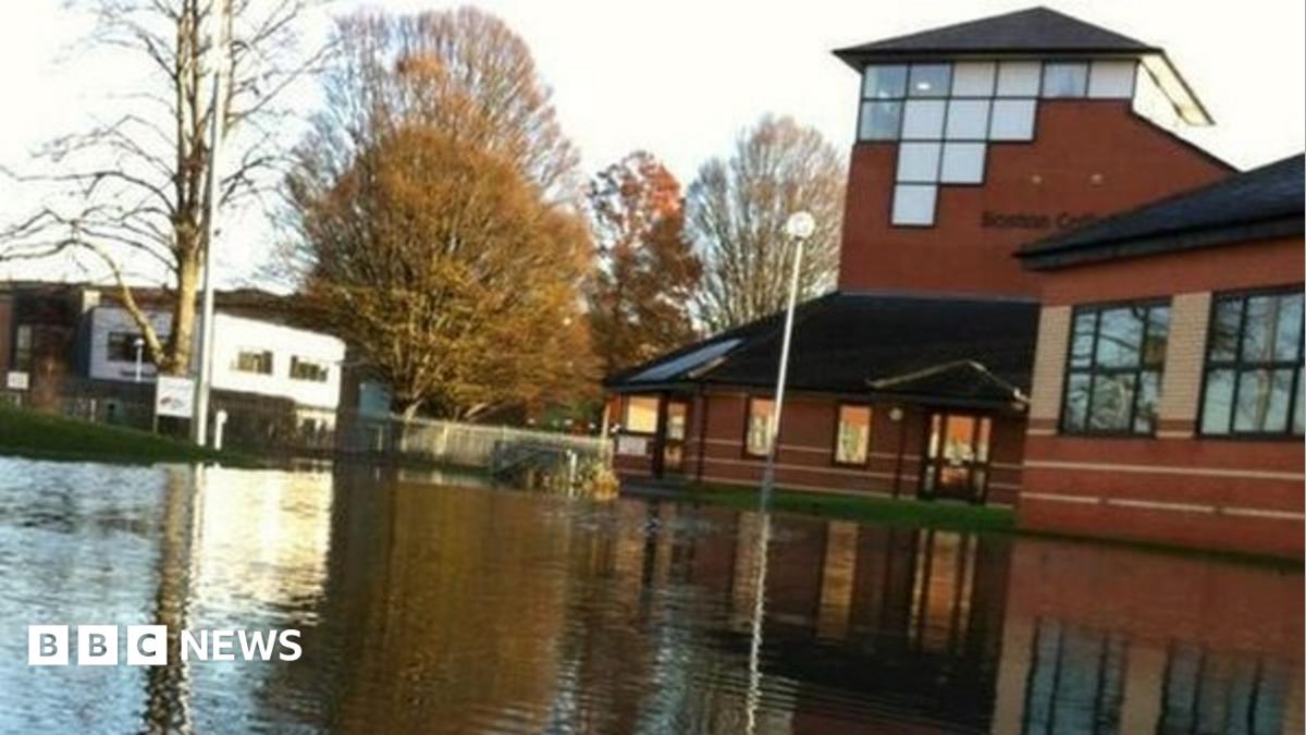 Boston flooding: Two hundred residents in temporary accommodation - BBC ...
