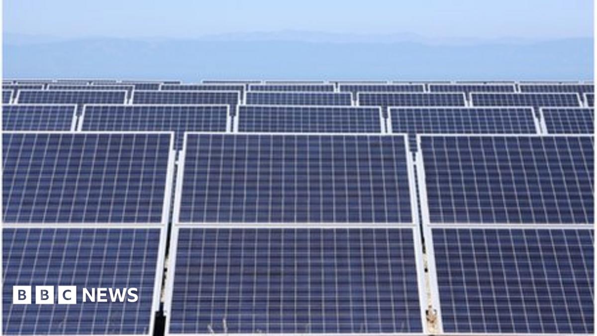 Bishops Tachbrook solar farm plan recommended for approval - BBC News