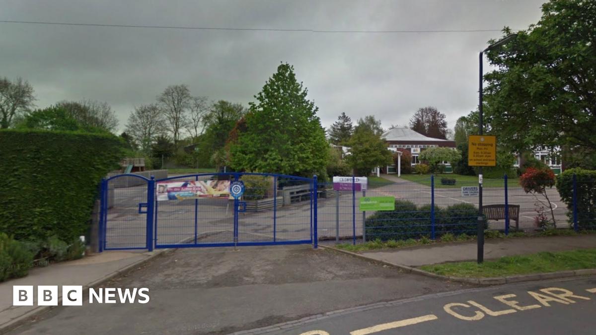 Oldfield Primary School green belt relocation plan approved - BBC News