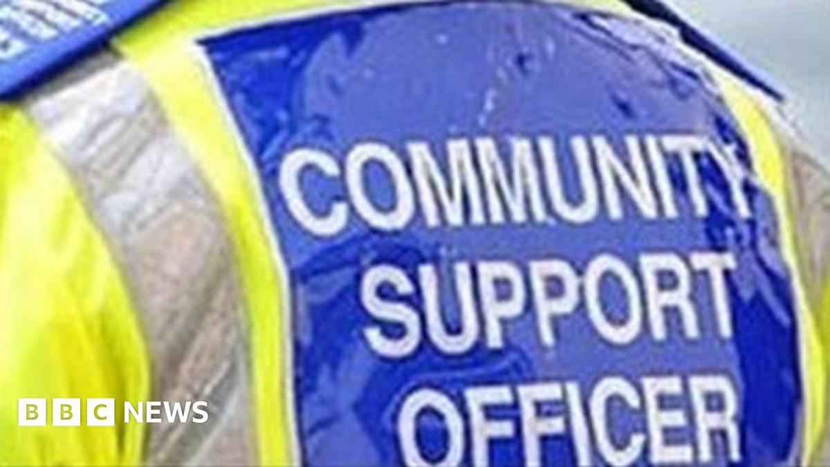 Lancashire PCSO arrested over 'sexual texts' - BBC News