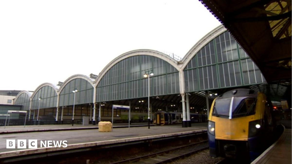 Hull to Selby rail line electrification is 'essential' - BBC News