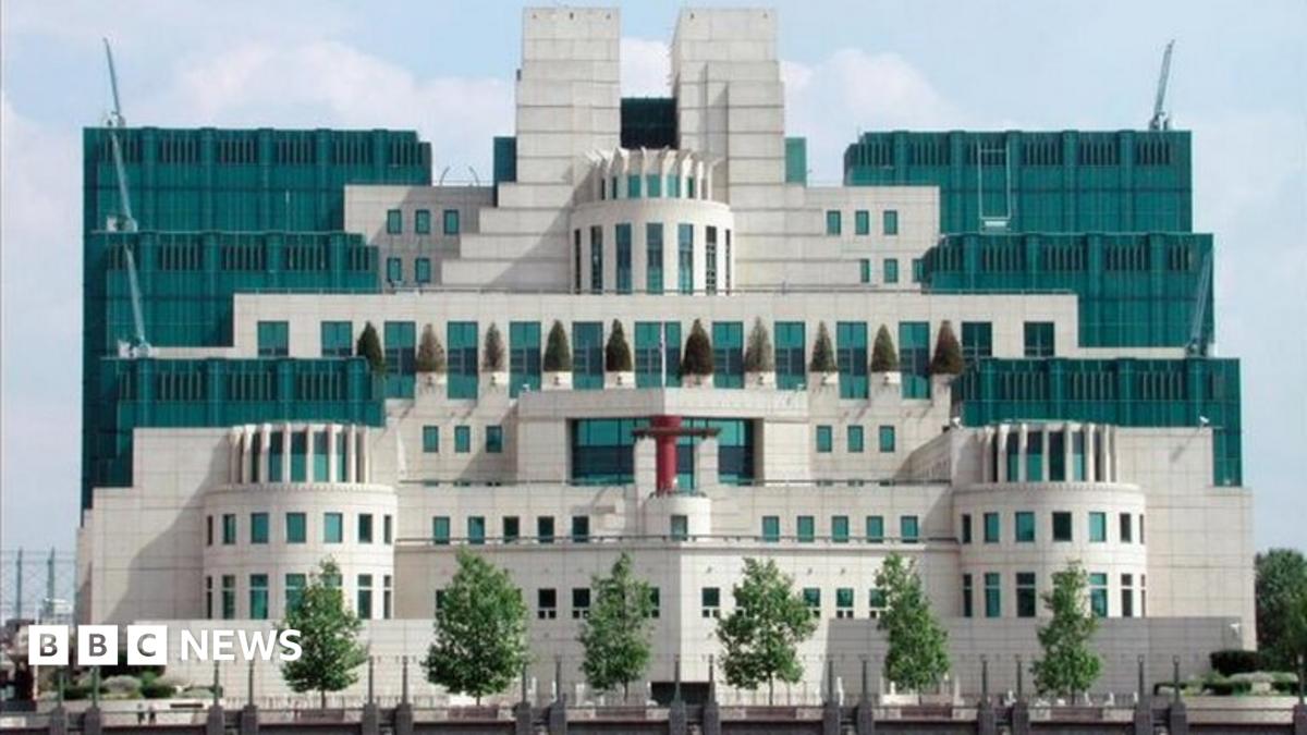 Iran claims to have captured MI6 spy - BBC News