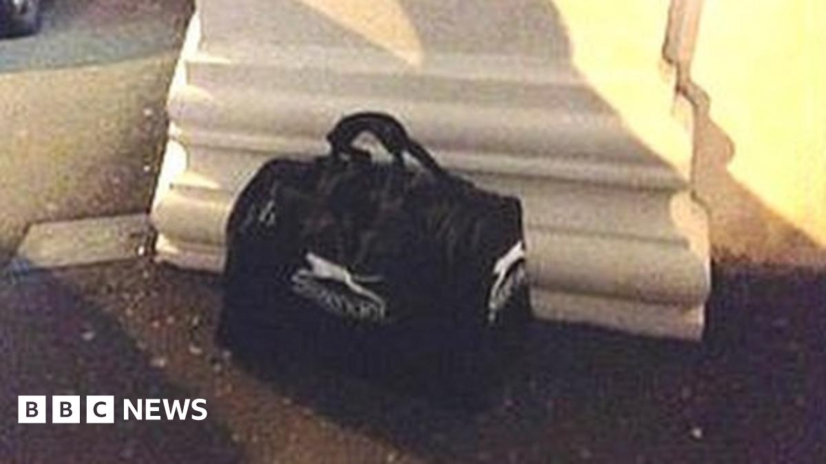 Belfast bomb 'despicable' say Robinson and McGuinness - BBC News