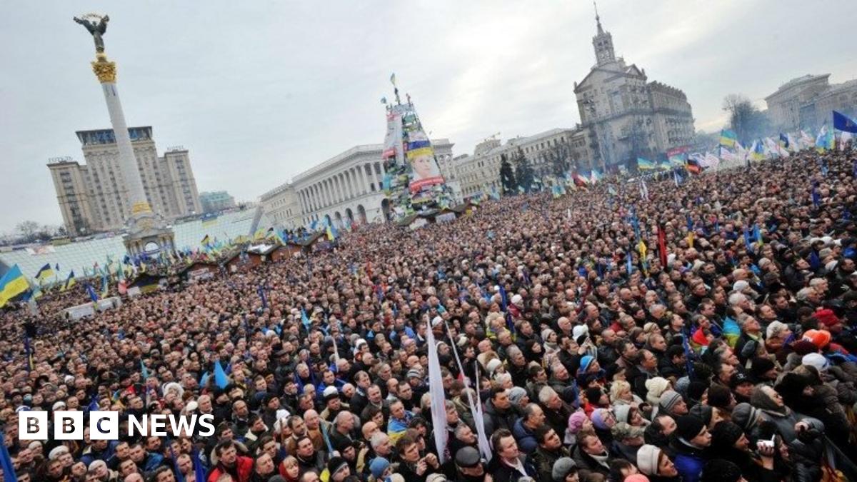 Huge rally in Kiev in support of closer ties with EU - BBC News