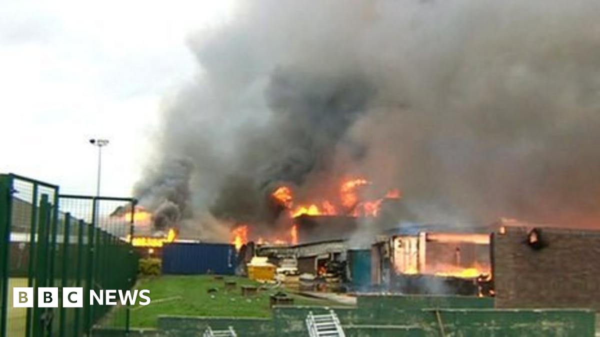 Leyland school fire: Five youths deny arson - BBC News