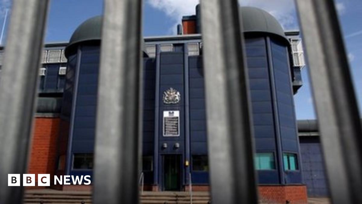 HMP Birmingham faces continued drugs problem - BBC News