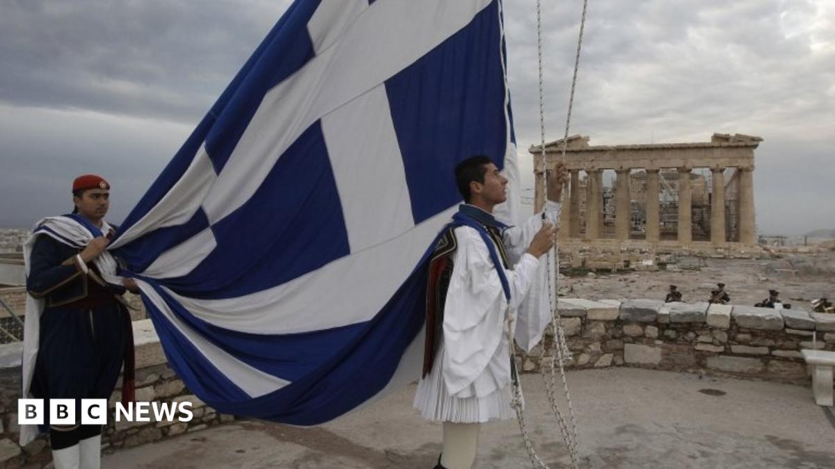 Glimmers of hope for Greek future - BBC News