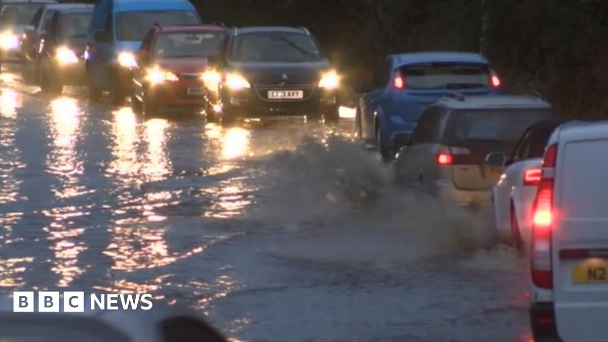 Ambleside river death of Simon Martindale 'tragic accident' - BBC News