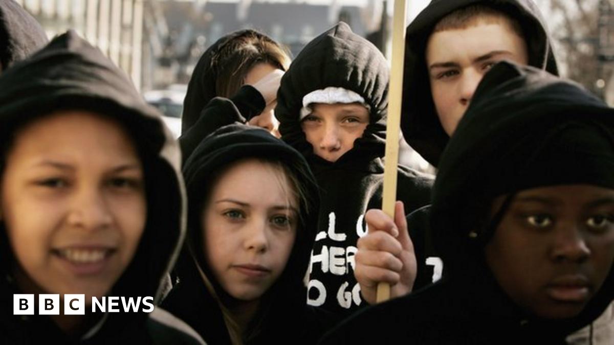 The secret history of fashion laws - BBC News