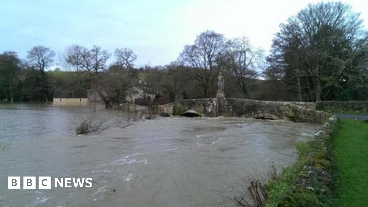UK storm: Damage disrupts travel as more severe weather hits - BBC News