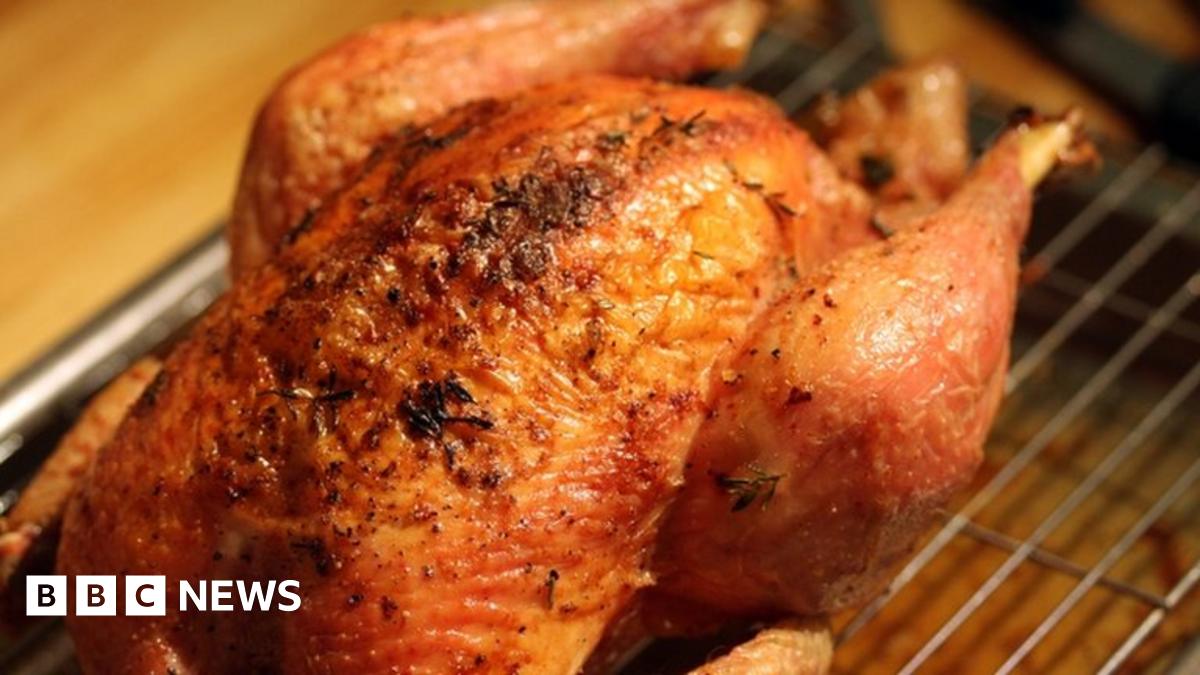 Poultry plan to promote premium brand for Scottish chicken - BBC News