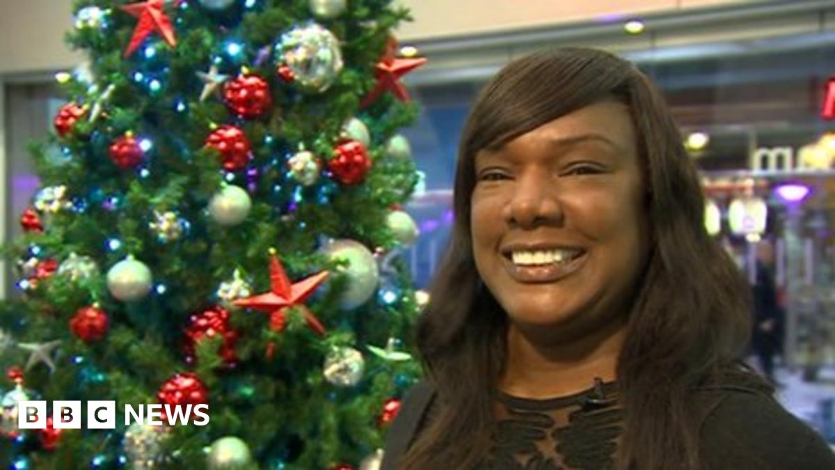 New Year Honours: Choir director honoured by Queen - BBC News