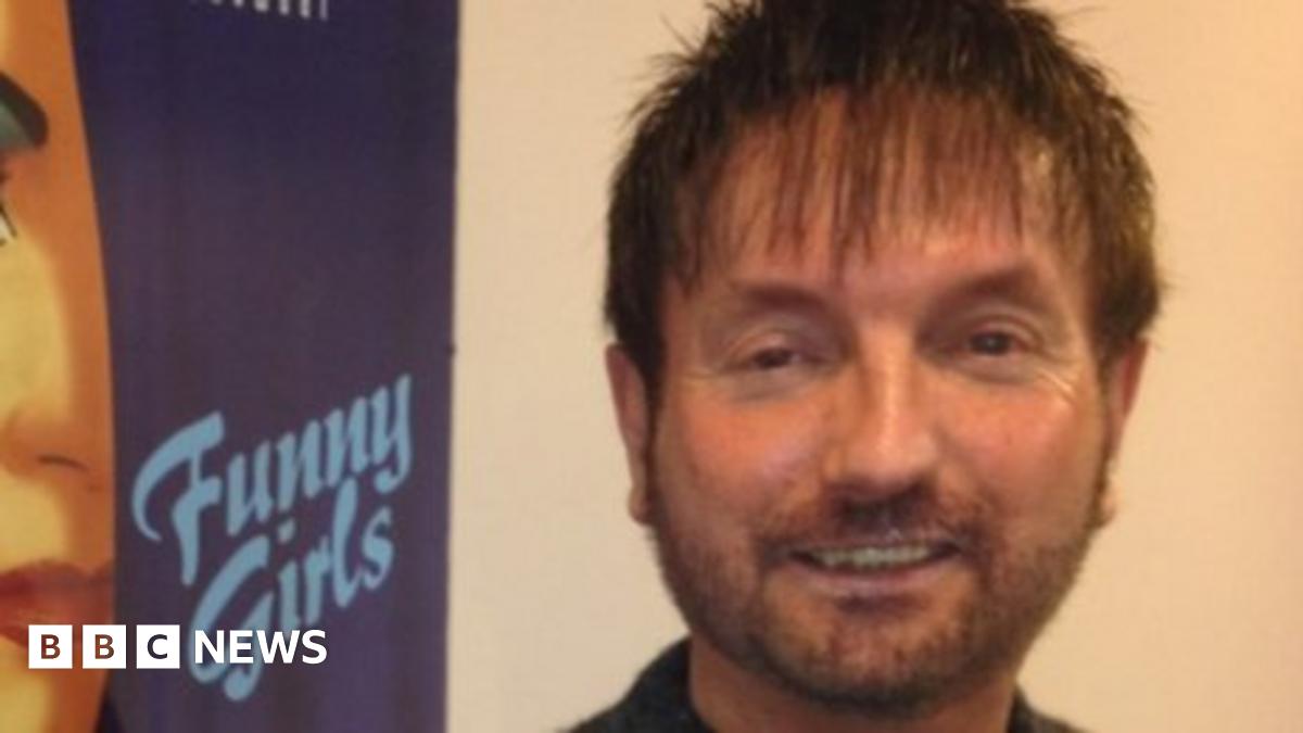 New Years Honours: Funny Girls owner Basil Newby honoured - BBC News