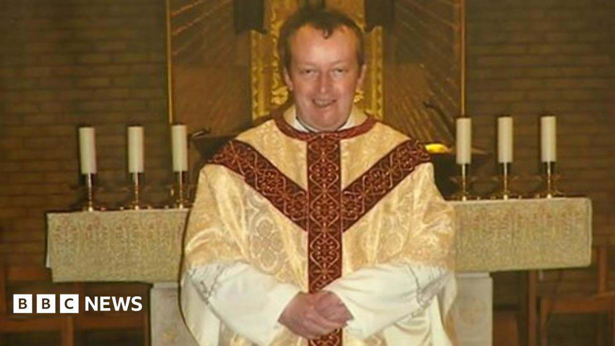 Father Joseph Williams: Police told of missing priest - BBC News