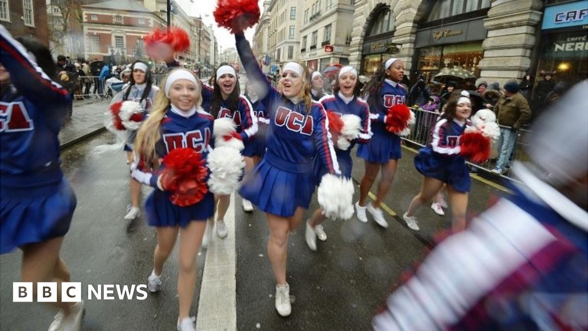 London New Year's Day Parade: Thousands take to streets - BBC News