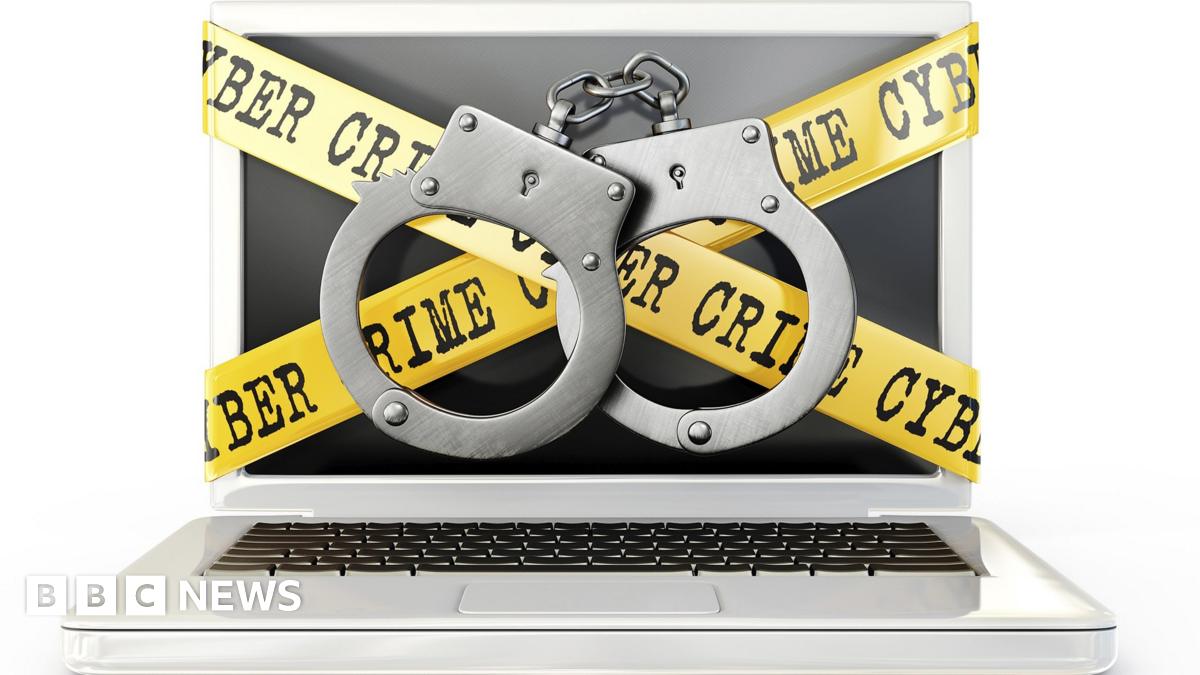 What happens if authorities seize your laptop? - BBC News