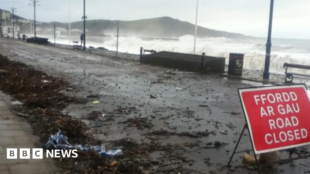 UK storms: Communities face more disruption - BBC News