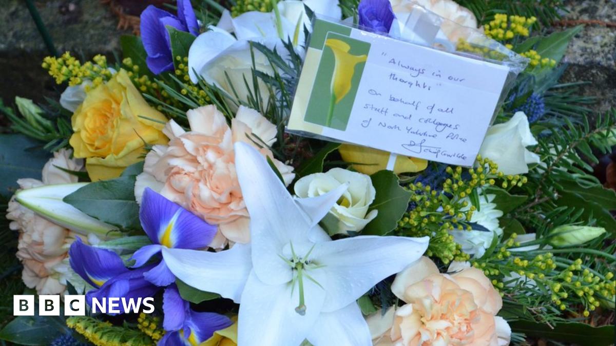 PC Andrew Bramma family fund raises more than £28,000 - BBC News