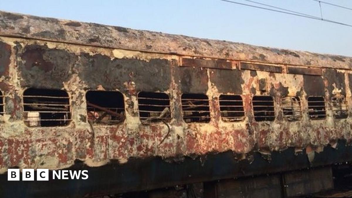 India train fire kills nine in Maharashtra state - BBC News
