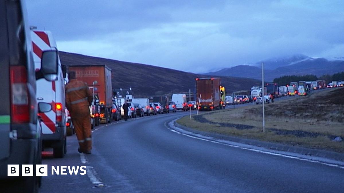 Five injured in A9 Highland crash - BBC News