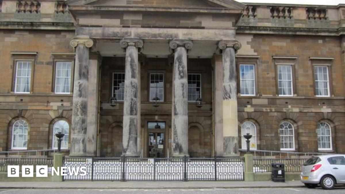 Rangers fan David Limond jailed for sectarian threats - BBC News
