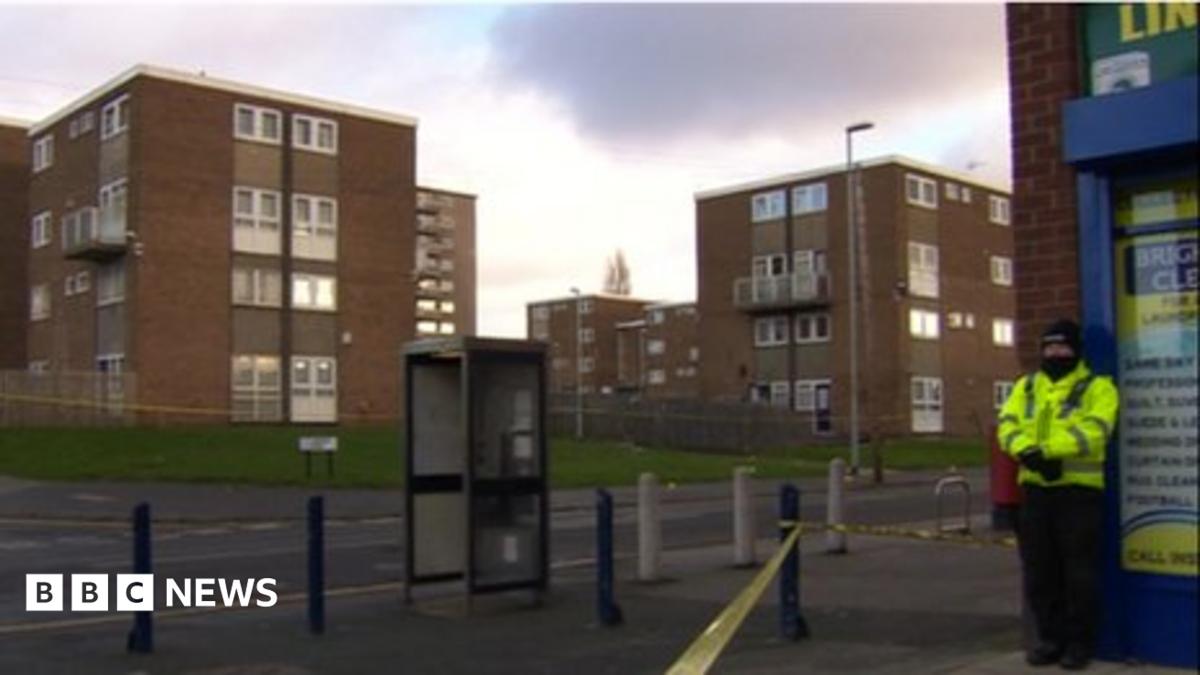 Man appears in court accused of Leeds murder - BBC News