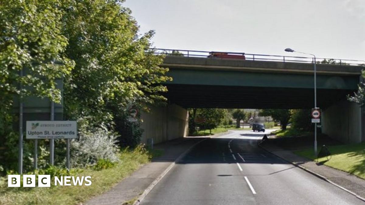 Repairs to M5 bridge near Gloucester begin - BBC News