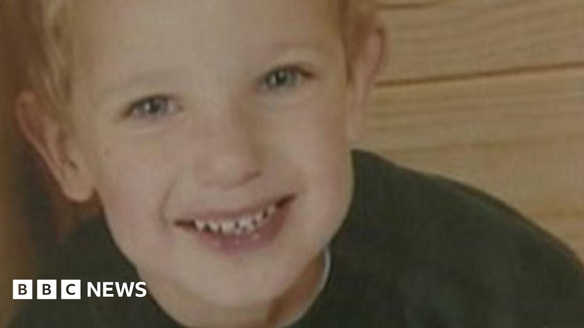 Sean Turner Bristol hospital death: Nurse admits mistakes - BBC News