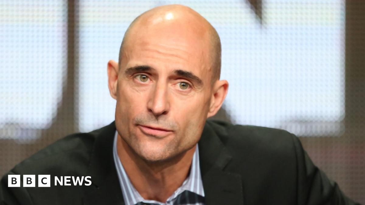 Mark Strong to star in Arthur Miller play - BBC News