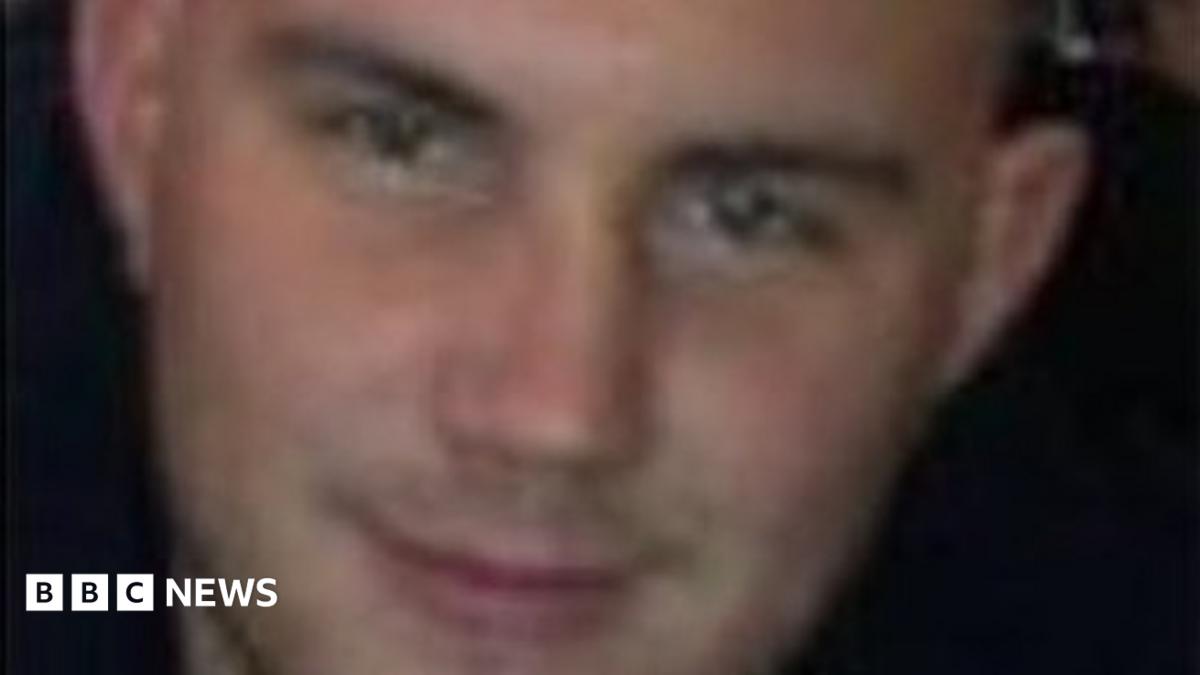 Thomas Poole Blackpool death: Two men on murder charge - BBC News