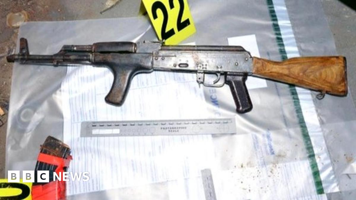 Ronan Kerr murder: Police 'know killers' identities' - BBC News