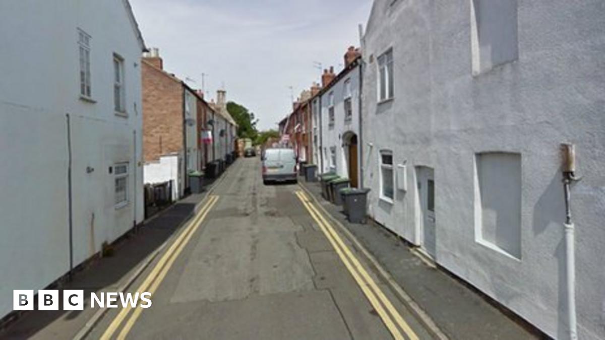 Sleaford assisted suicide: Woman named as Emma Crossman - BBC News