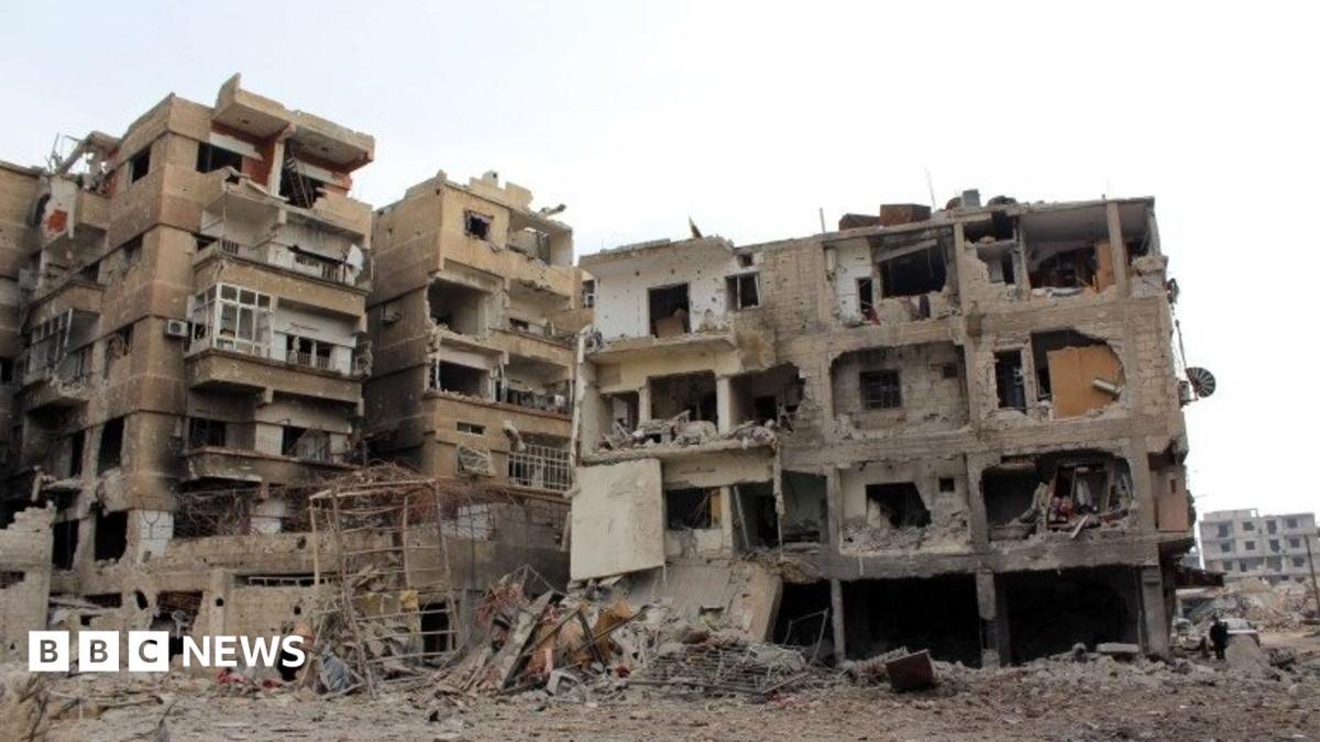 Syria conflict: Government offers prisoner exchange - BBC News