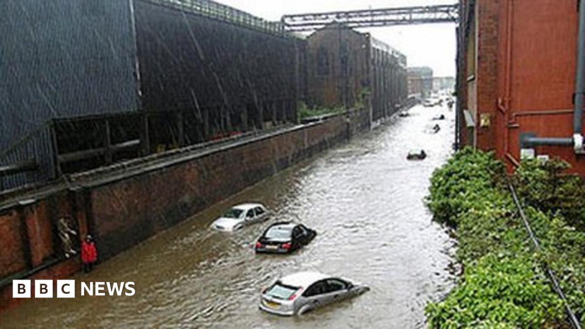 Sheffield Don Valley flood defence bid upped by £10m - BBC News
