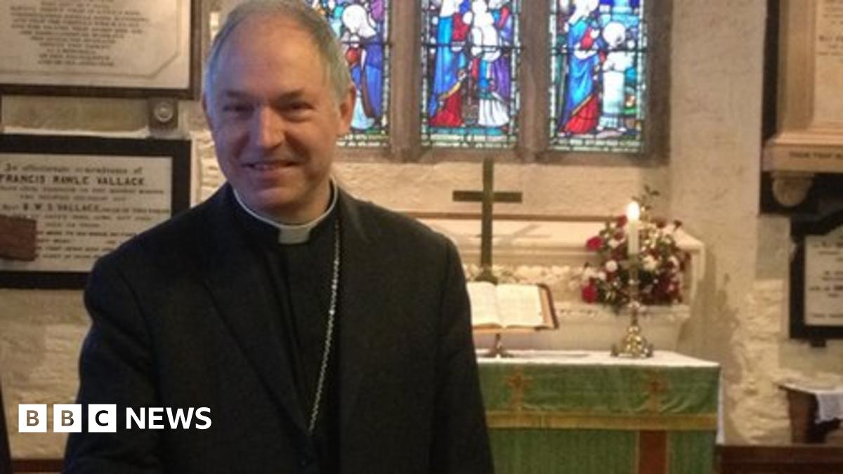 Right Reverend Robert Attwell backs women bishops - BBC News