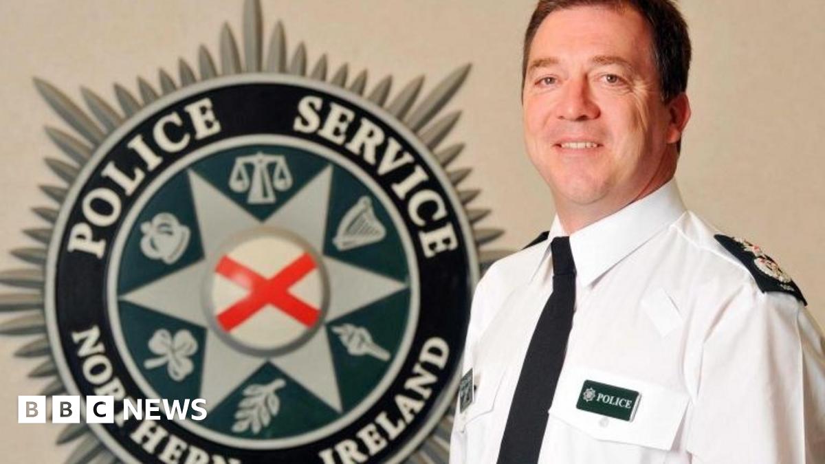 Matt Baggott retirement: Political reaction to announcement - BBC News