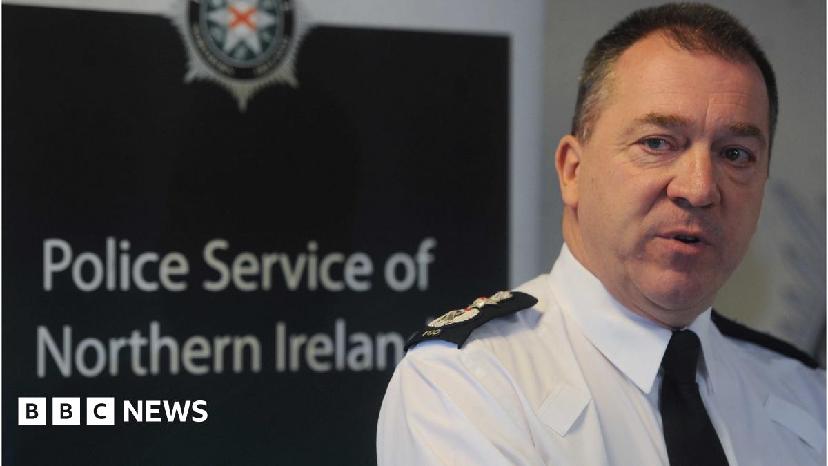Matt Baggott to step down as NI chief constable - BBC News