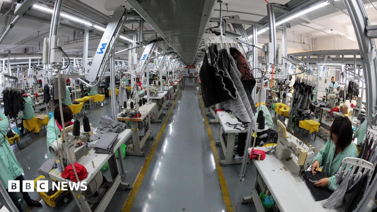 China manufacturing sees contraction - BBC News