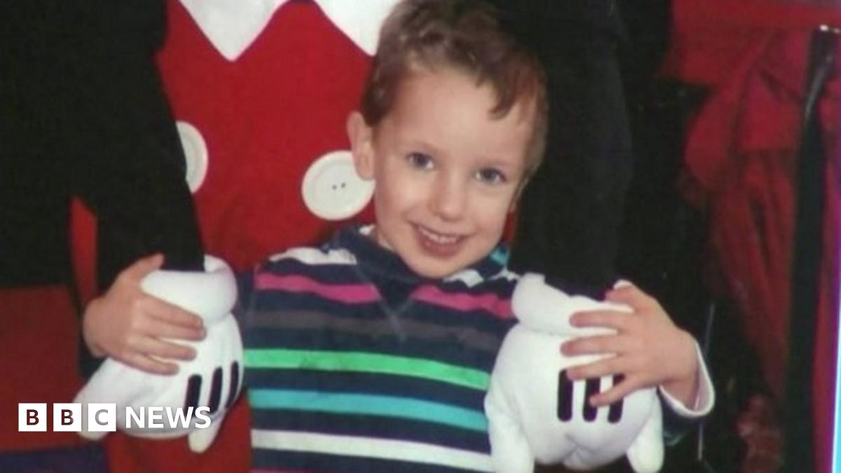 Sean Turner: 'Lost opportunities' in care, rules inquest - BBC News