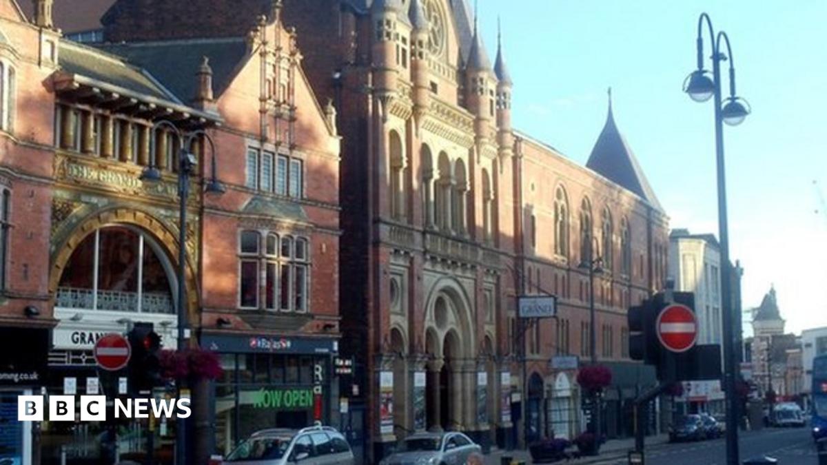 Arrests over Leeds Grand Theatre fraud investigation - BBC News